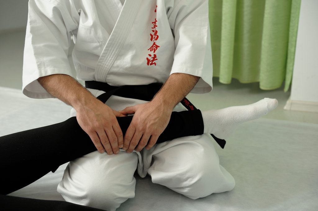 Masarea fetei posterioare a gambei (prin rulare) si a muschilor tibiali ...